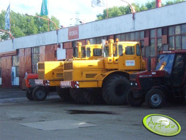 Zdjęcie traktor Kirowiec K-700 i K-701 #11298 - Galeria rolnicza agrofoto