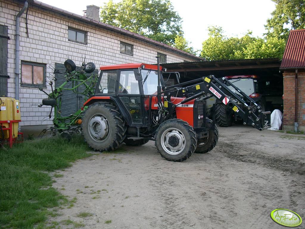 Zdjęcie traktor Ursus 4514 id:143971 - Galeria rolnicza agrofoto