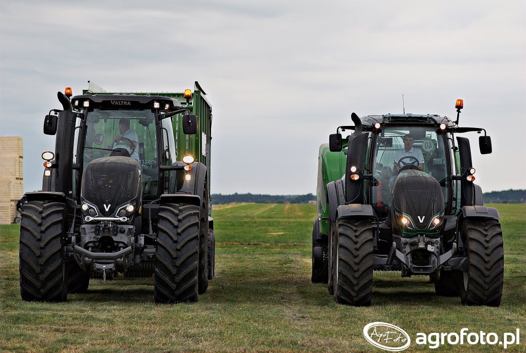 Valtra S374 + Valtra T194 - Obrazek, fotka, zdjecie, photo #661165 - Galeria rolnicza agrofoto