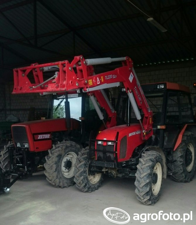 Zdjęcie traktor Zetor 4340 & 9540. id:579593 - Galeria rolnicza agrofoto
