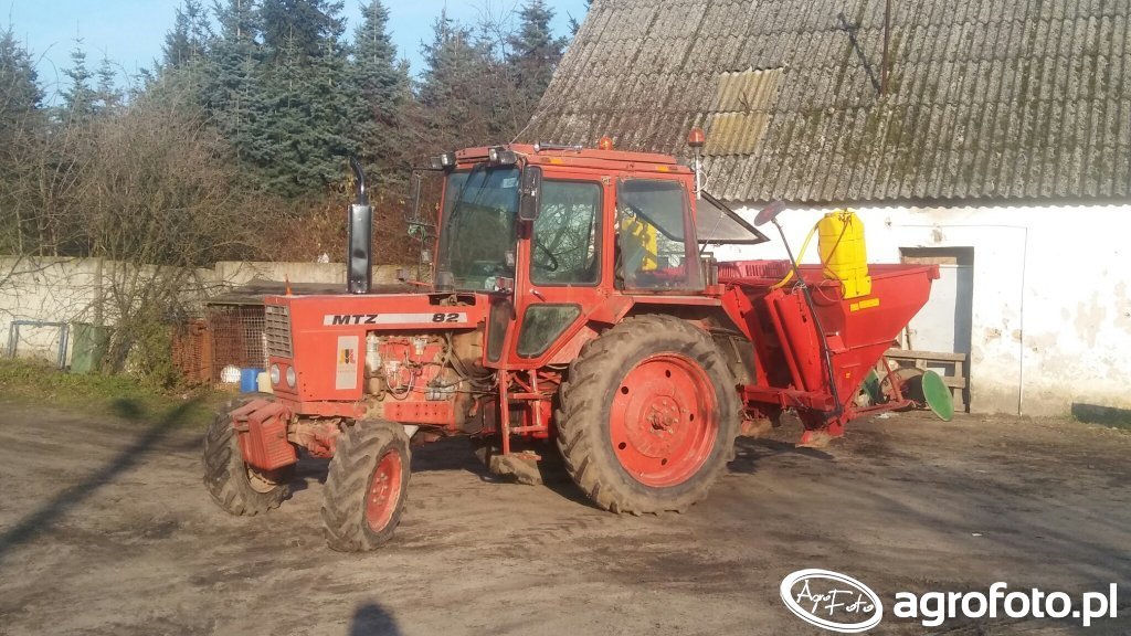 Foto ciagnik Mtz 82 id:677315 - Galeria rolnicza agrofoto