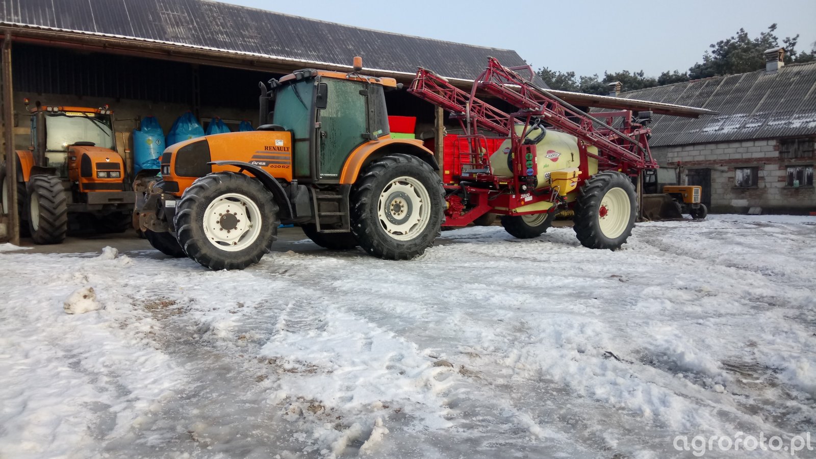 Foto ciągnik Renault Ares 620 rz Hardi Commander 2800 id:717667 ...