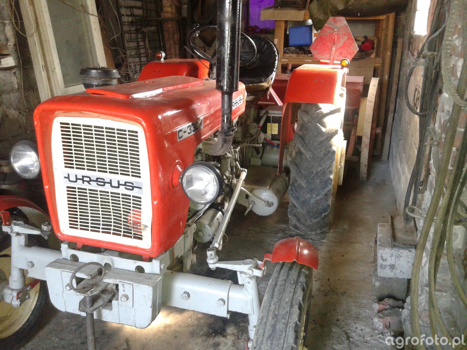 Zdjęcie traktor Ursus C-330M #495620 - Galeria rolnicza agrofoto