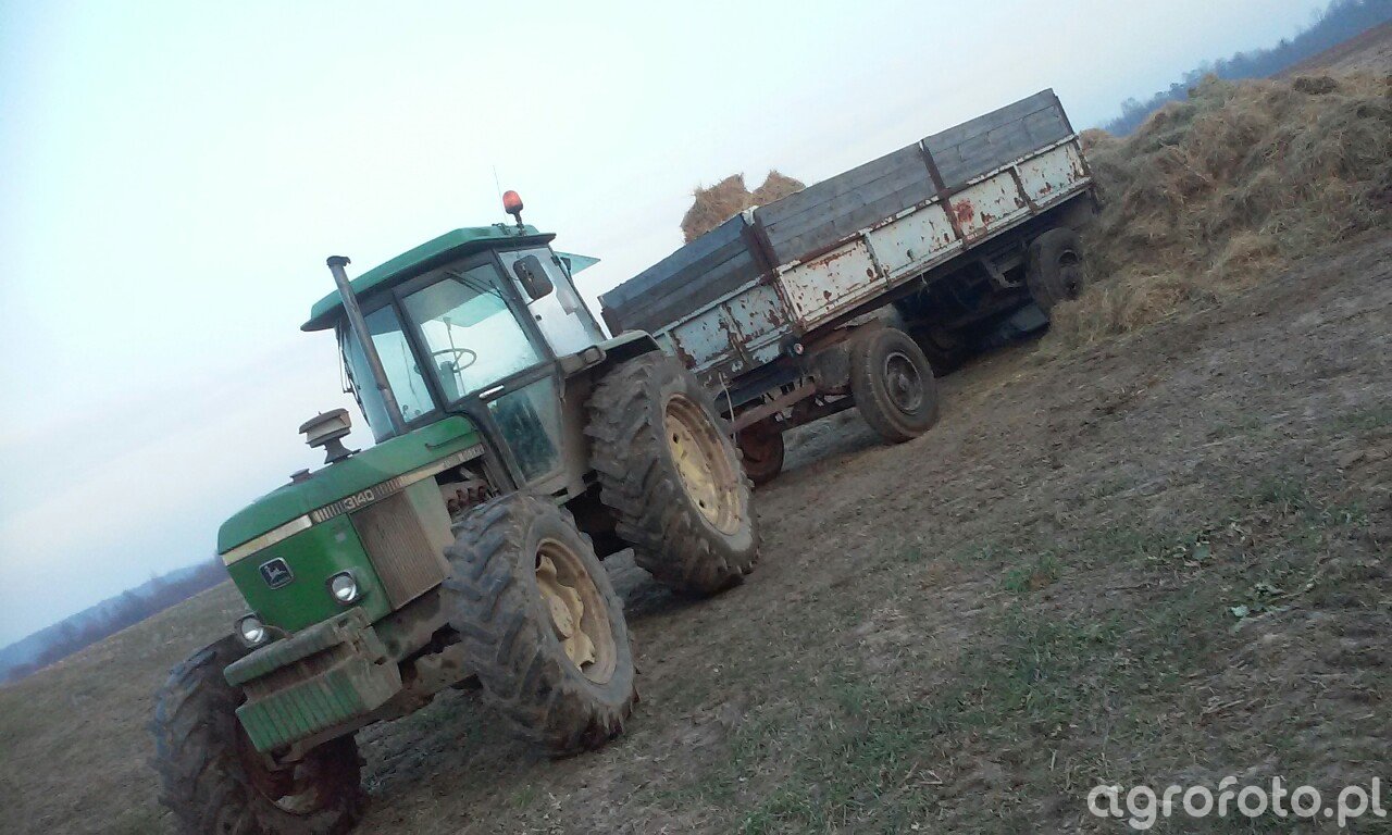 Obraz ciagnik John Deere 3140 id:548608 - Galeria rolnicza agrofoto