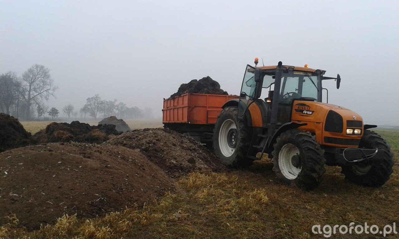 Zdjęcie ciagnik Renault Ares 826 Rz , d-55 #536696 - Galeria rolnicza ...