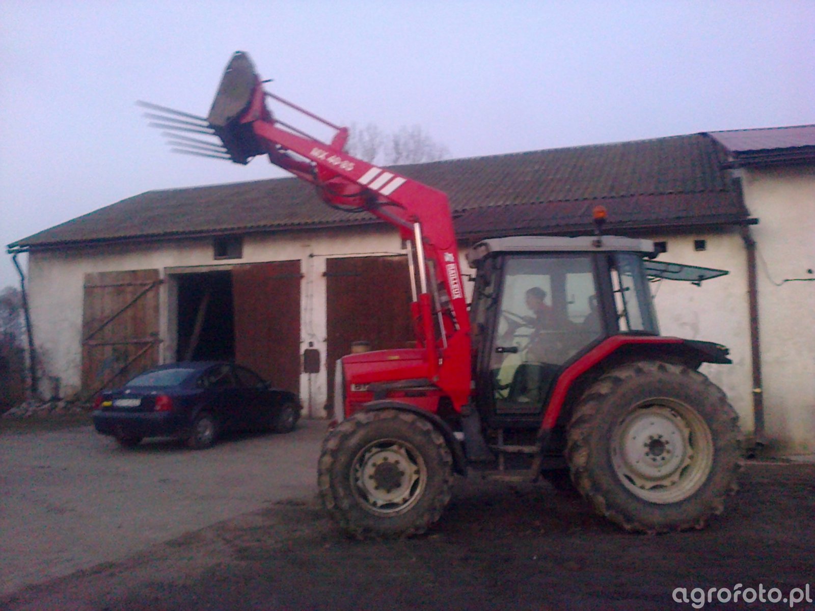 Zdjęcie traktor Massey Ferguson 6130 #490162 - Galeria rolnicza agrofoto