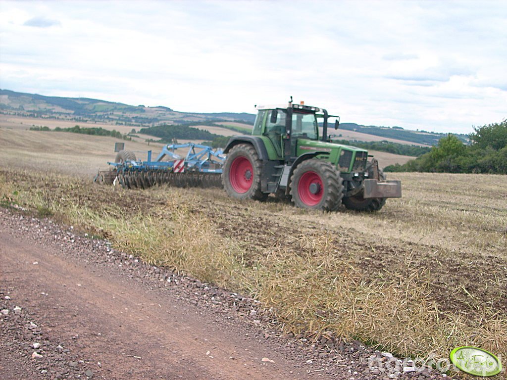 Foto ciagnik Fendt 926 Favorit + Lemken Rubin 9 id:302806 - Galeria rolnicza agrofoto
