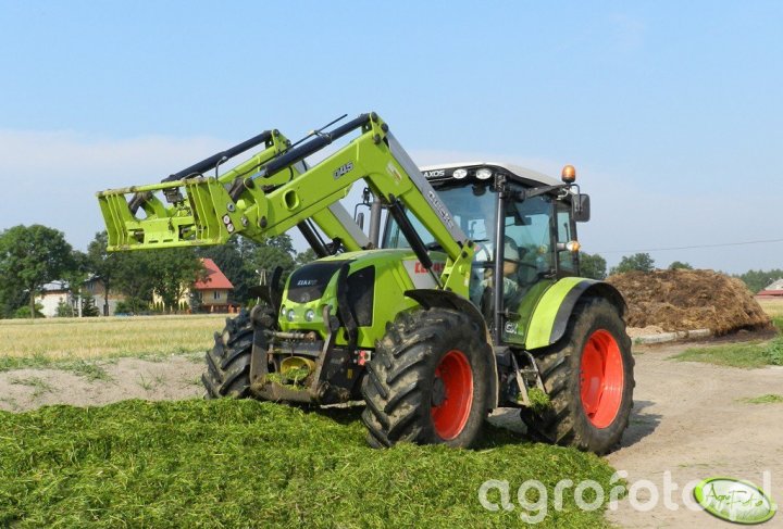 Ciągniki rolnicze Claas - w galerii rolniczej Agrofoto.pl