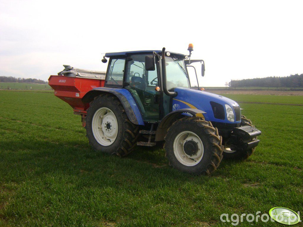 Zdjęcie ciagnik New Holland T5050 id:356178 - Galeria rolnicza agrofoto