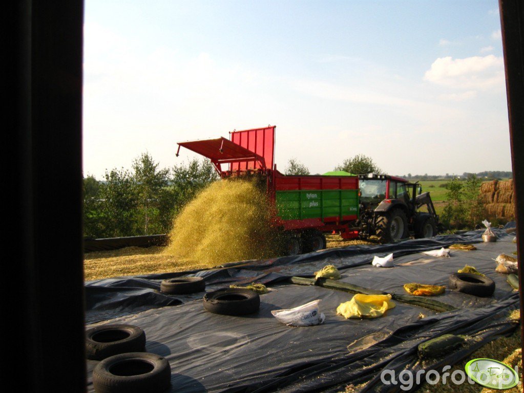 Tytan 10 Plus - foto rozsiewacza nawozu id:240327 - Galeria rolnicza ...
