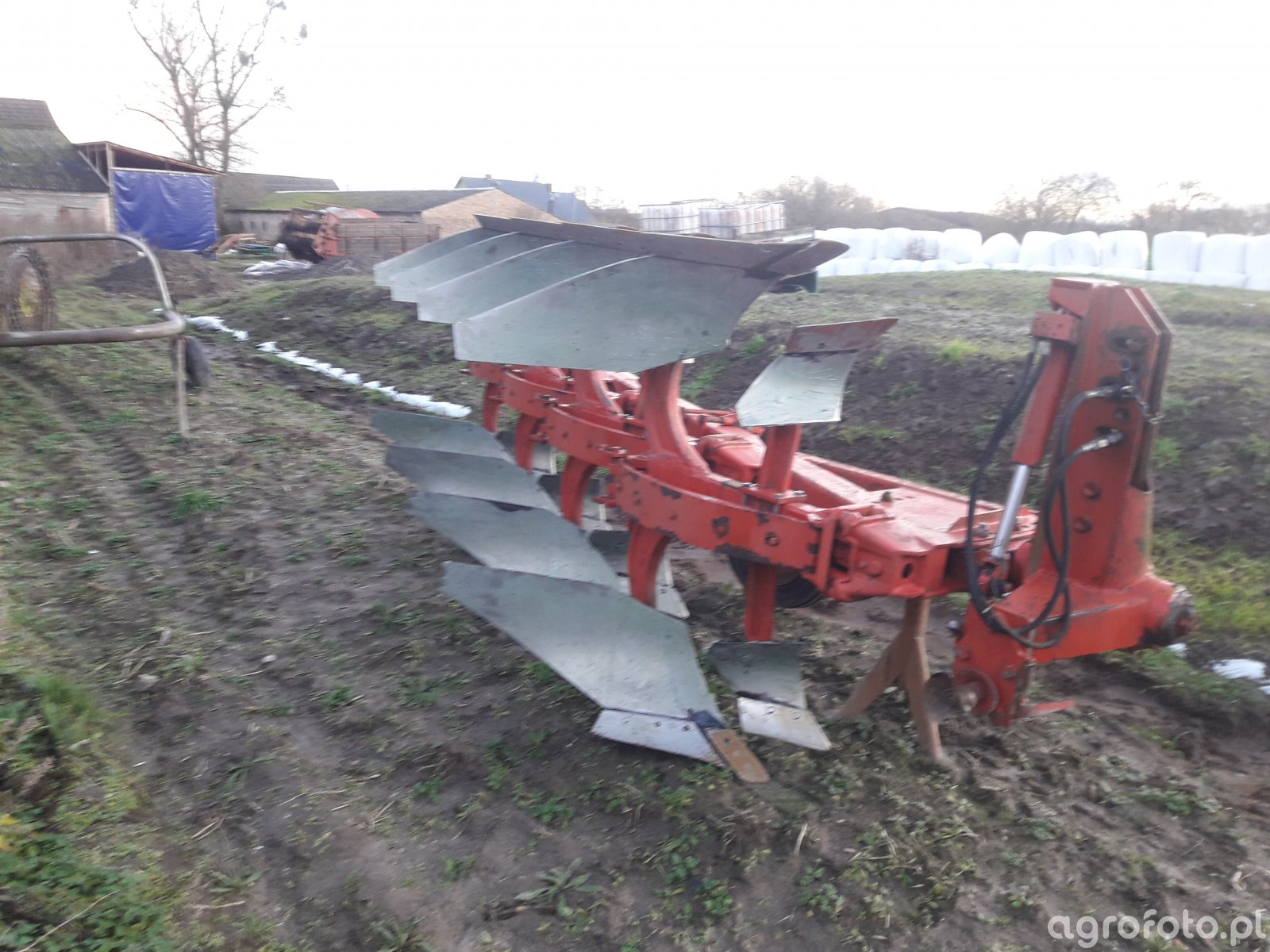 Gregoire Besson - foto pługa #768082 - Galeria rolnicza agrofoto