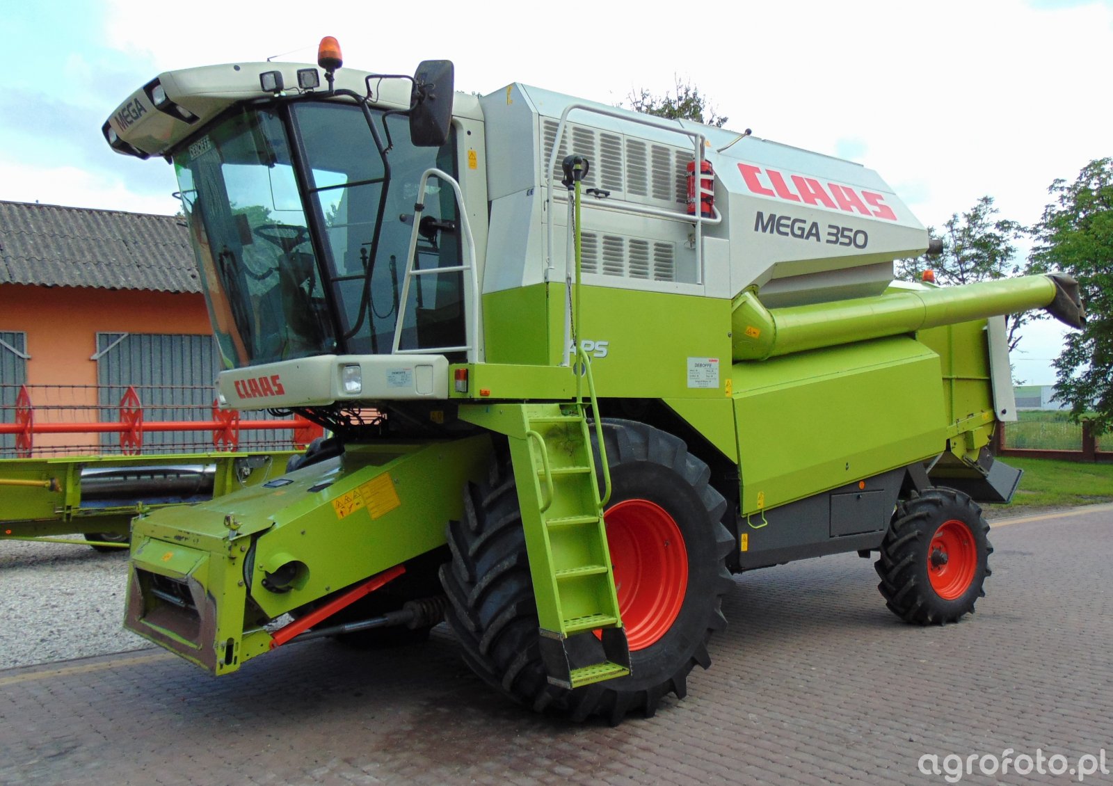 Kombajn claas mega 350 - foto #783435 - Galeria rolnicza agrofoto
