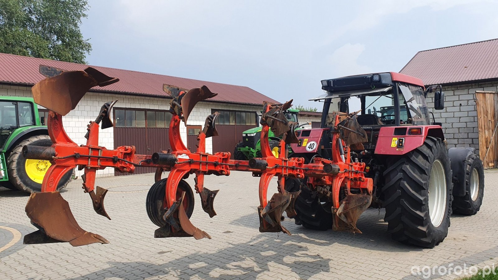 Gregoire Besson RY4 - zdjęcie pługa #803525 - Galeria rolnicza agrofoto