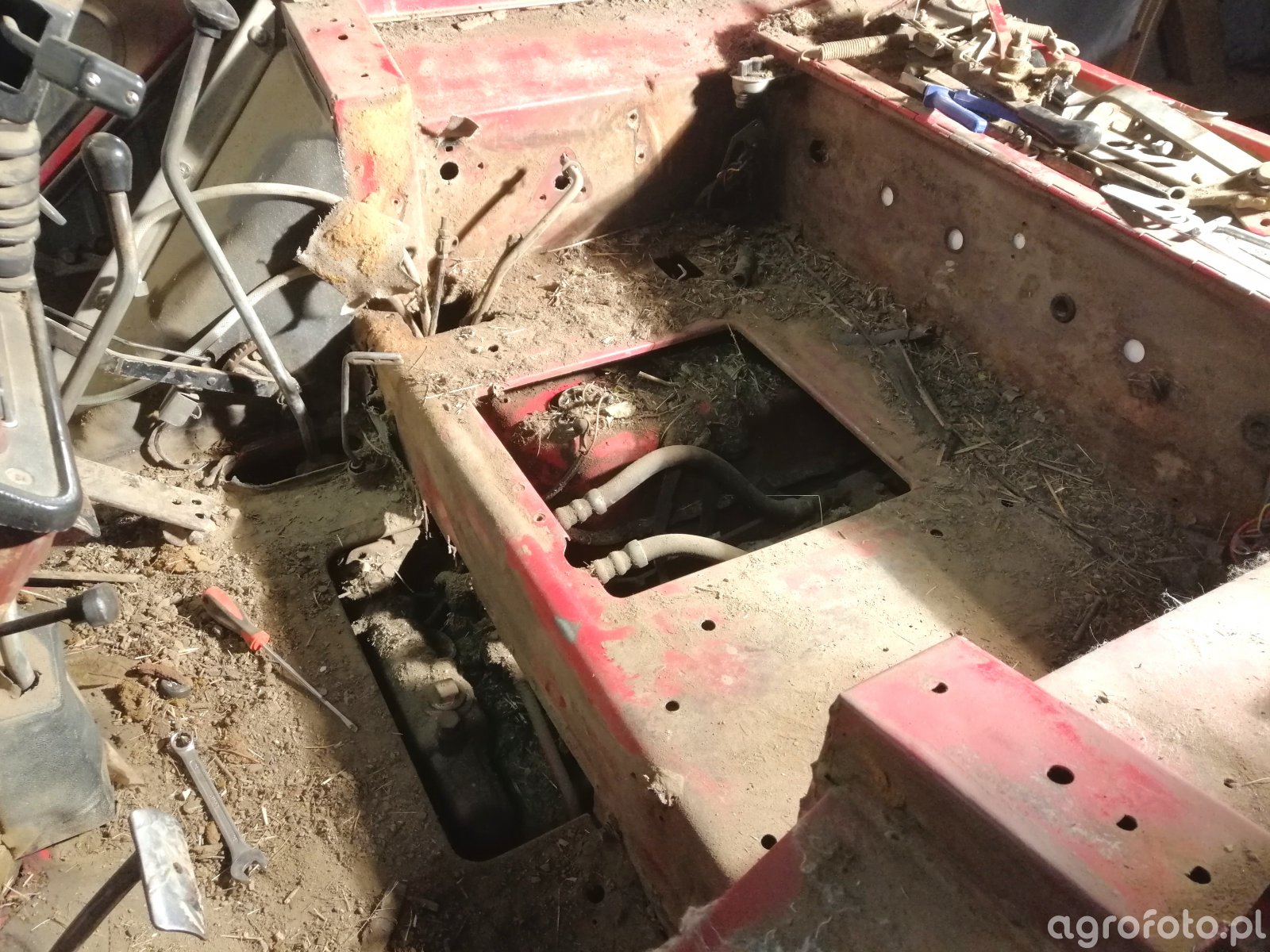 Obraz traktor Wnętrze kabiny w Mtz 82 id:810296 - Galeria rolnicza agrofoto