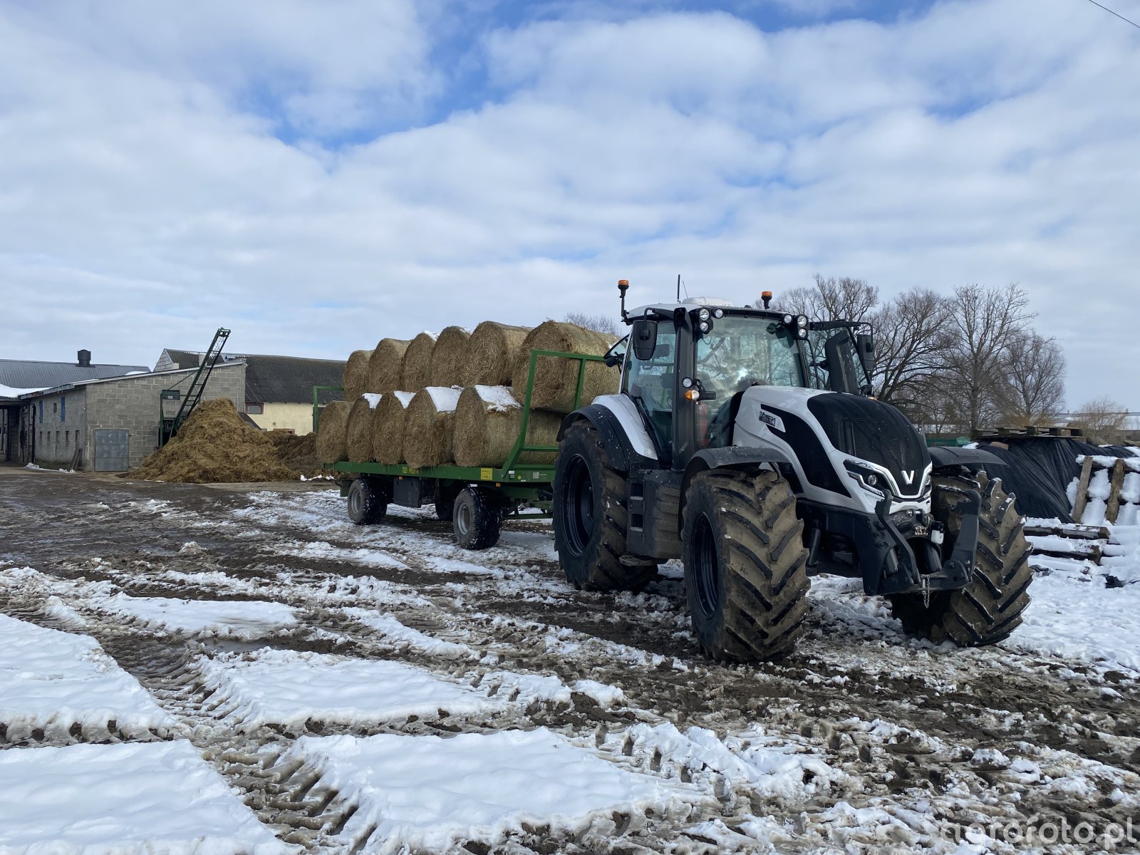 Foto traktor Valtra T175 versu i pronar t025 id:823730 - Galeria ...