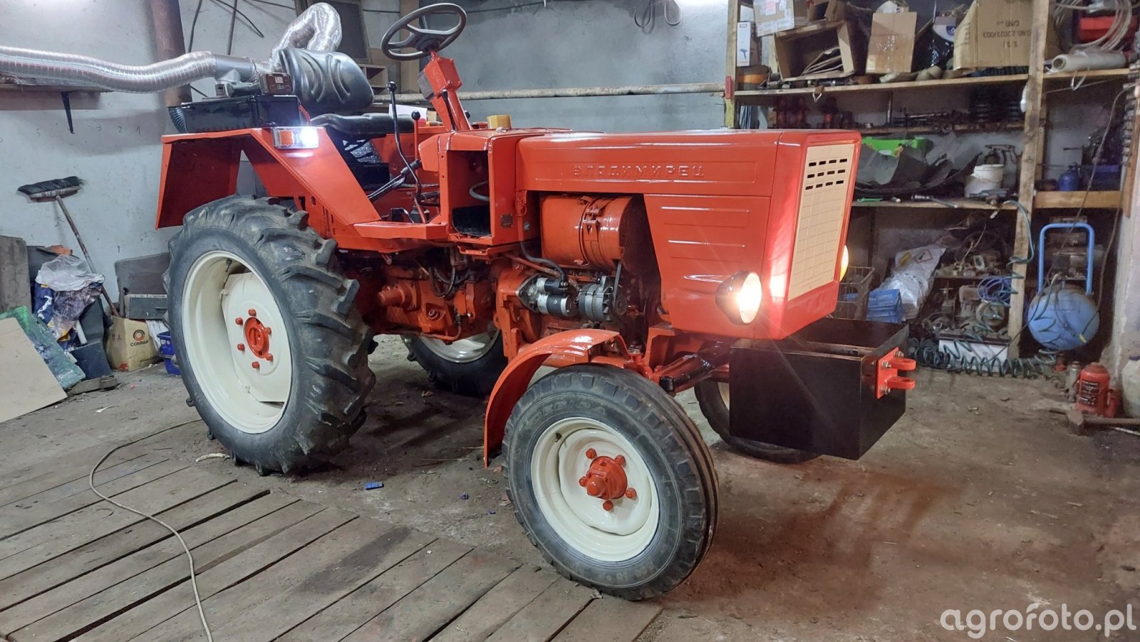 Zdjęcie traktor Władimirec T-25A2 id:832827 - Galeria rolnicza agrofoto