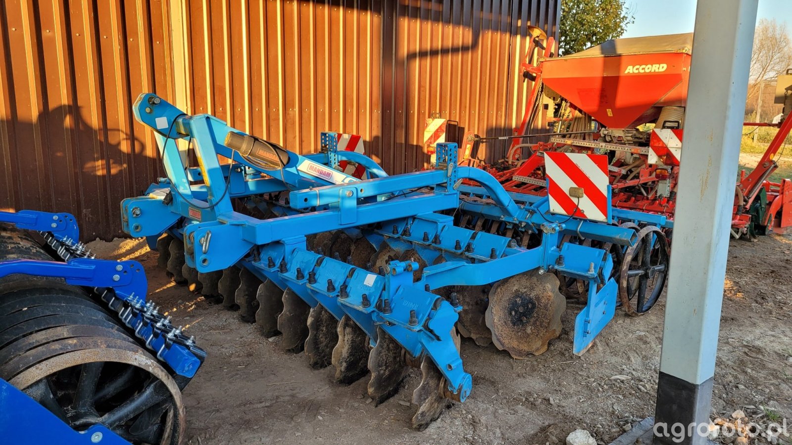 Brona talerzowa mandam gal-c 3m - fotka bron talerzowych id:838957 - Galeria rolnicza agrofoto